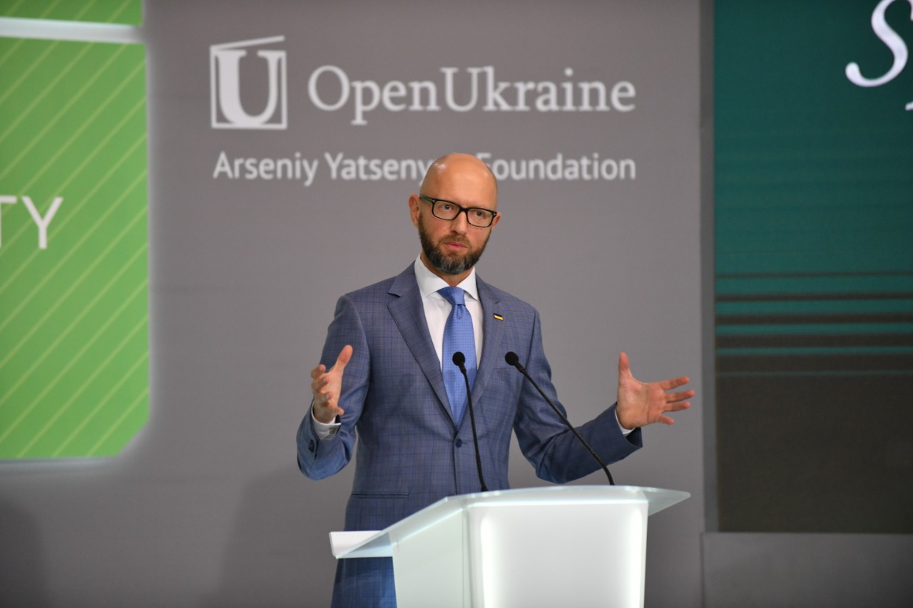 Arseniy Yatsenyuk during KSF: The answer on how to achieve sustainable ...